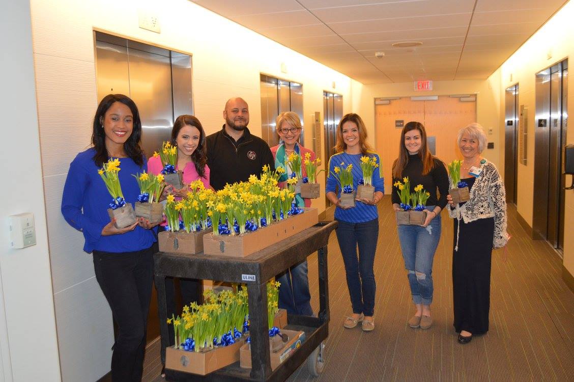 7News delivers flowers to Spaulding Rehab for One Boston Day - Boston ...